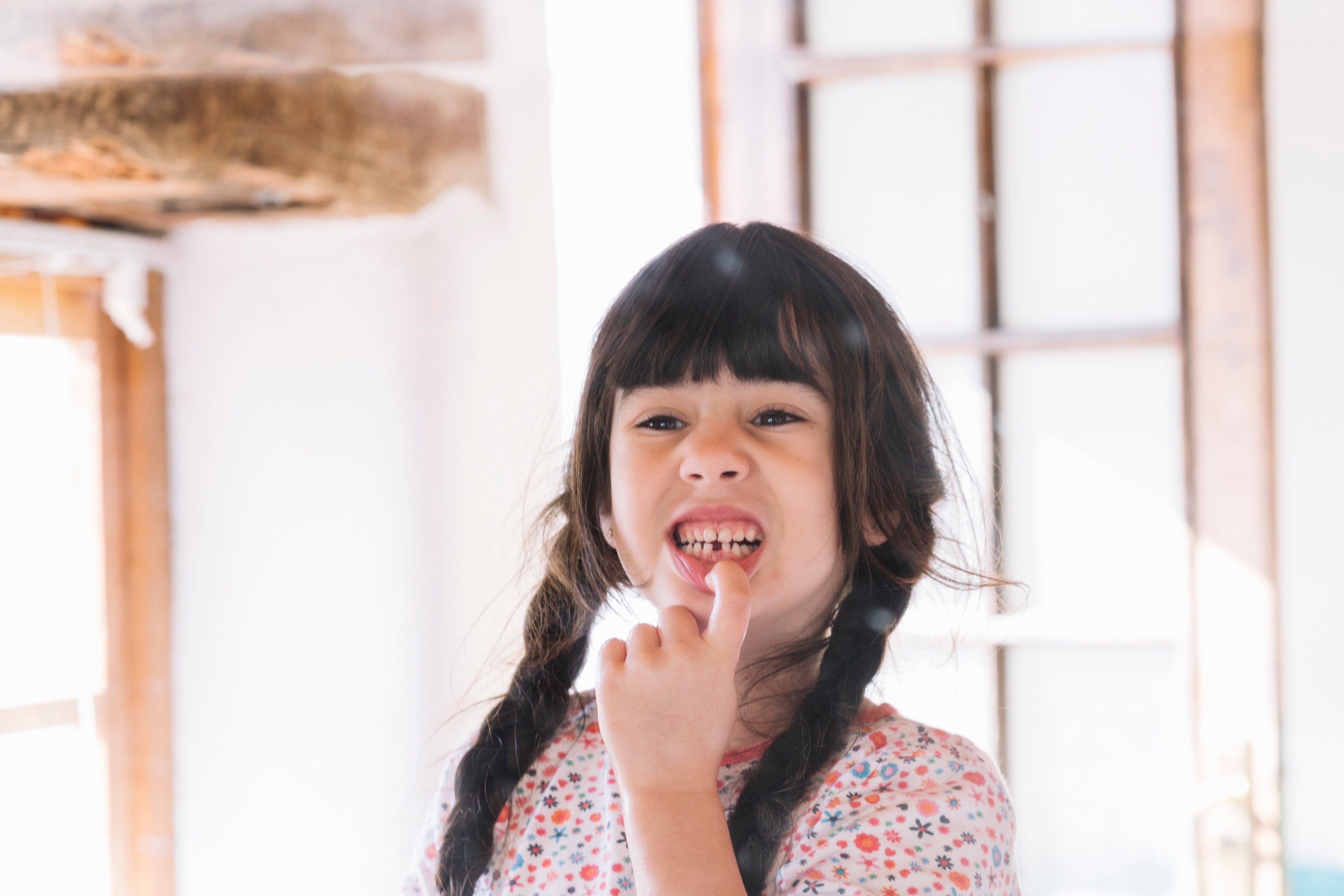How To Reduce The Gap Between Teeth Naturally At Home Aligners India 